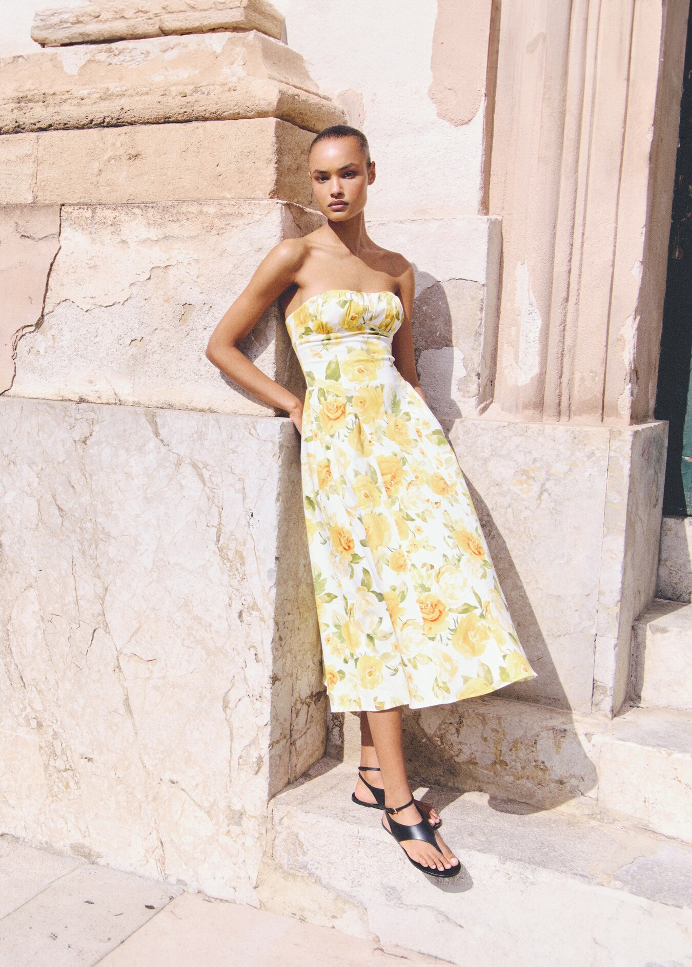 Floral midi-dress with gathered neckline - Women | MANGO USA