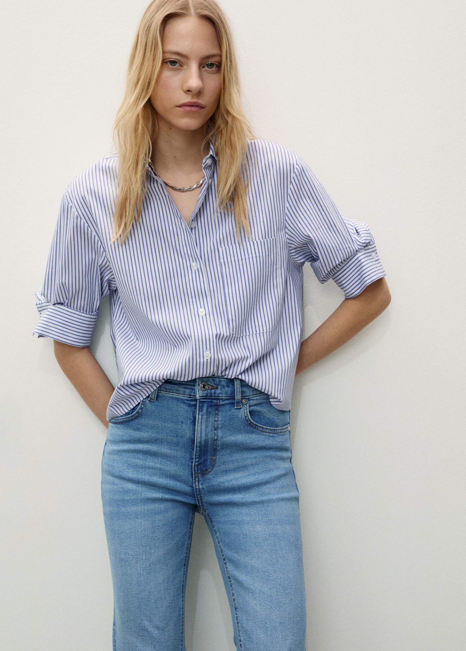 Jeans Sienna flare crop - Mujer | MANGO México