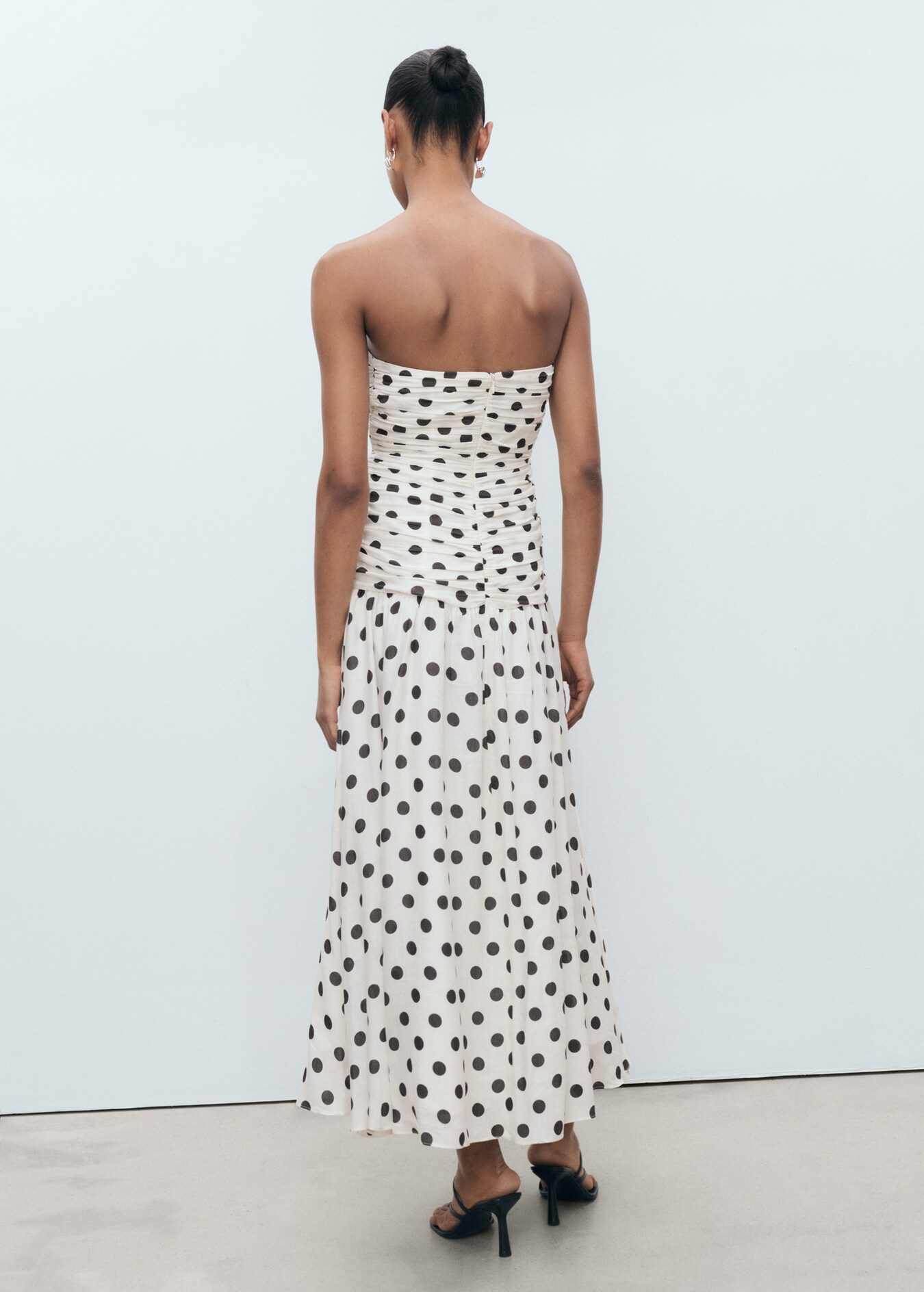 Polka-dot dress with draped body - Women | MANGO USA