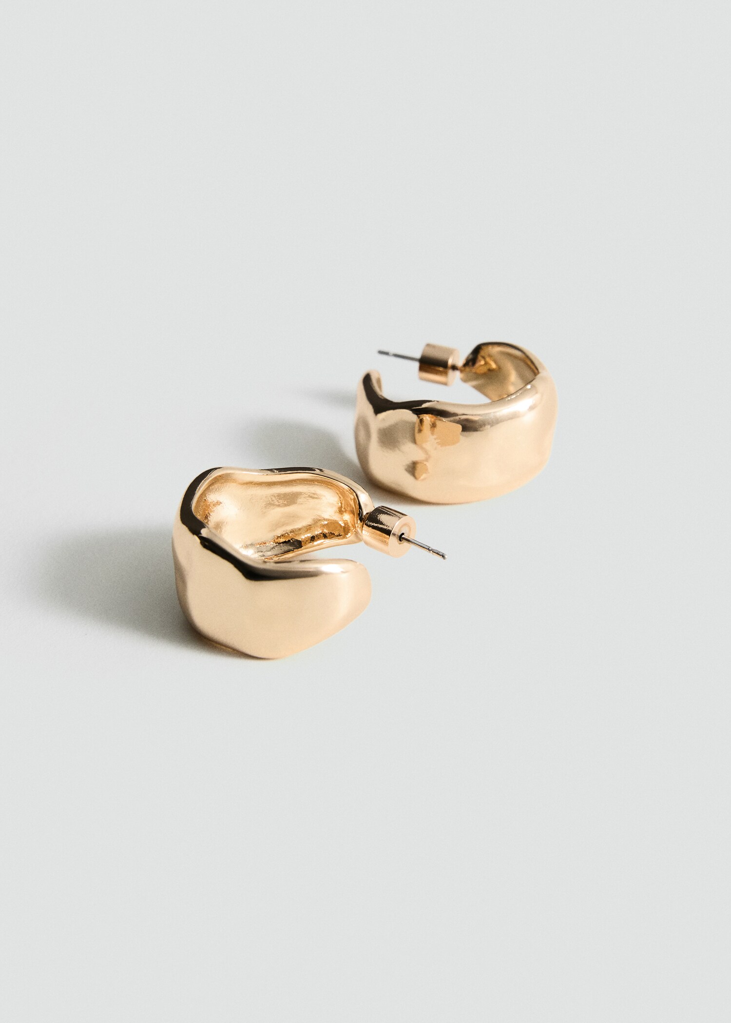 Twisted hoop earrings - Women | MANGO USA