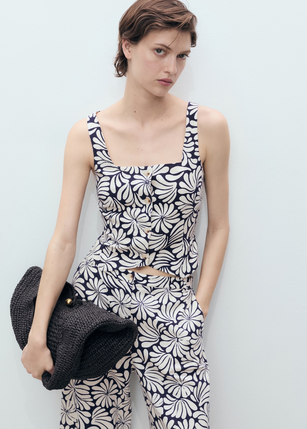 เสื้อทรงพอดีตัวผ้าลินินลายดอกไม้ ผู้หญิง Mango Thailand