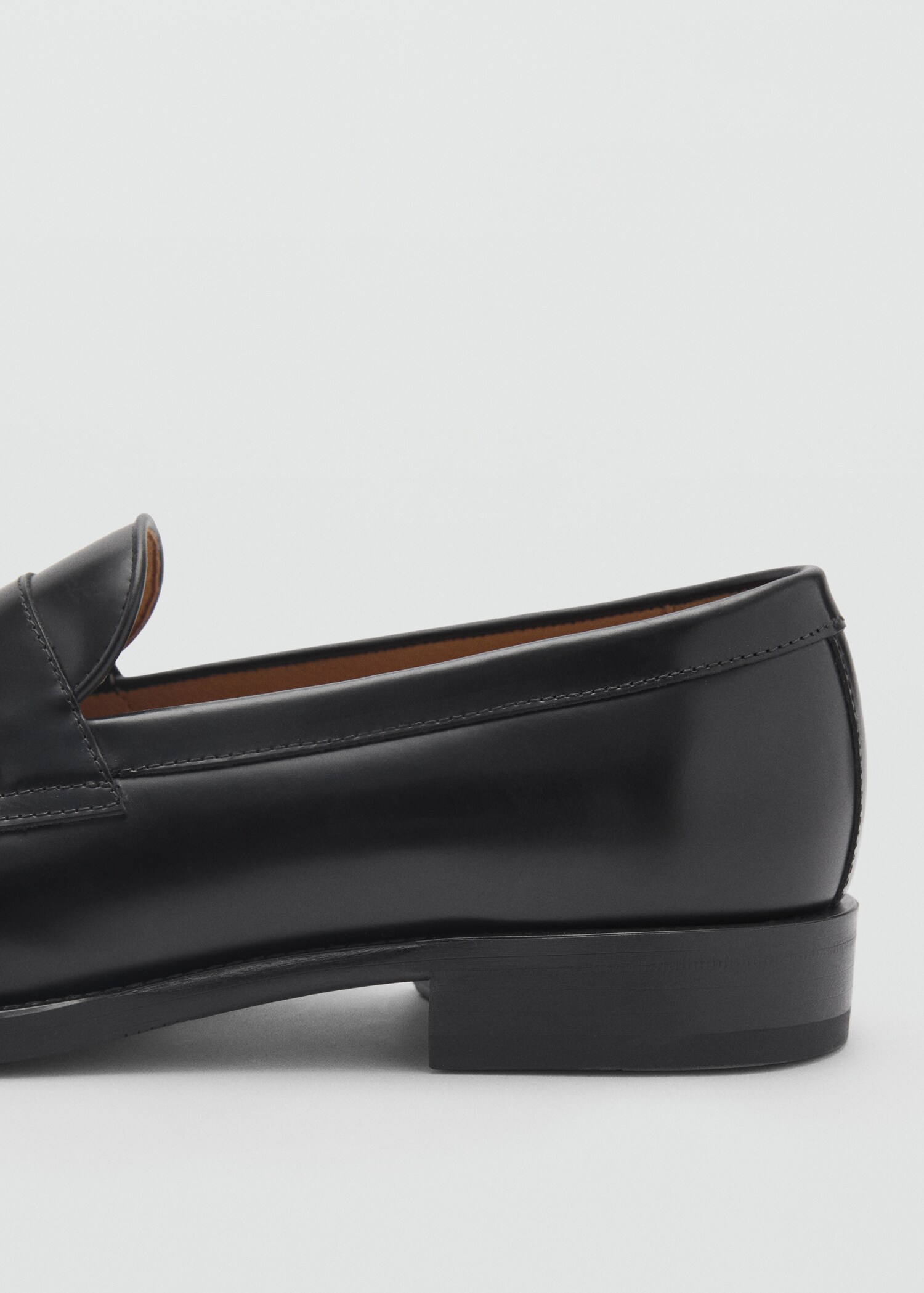 Leather penny loafers - Men | MANGO USA