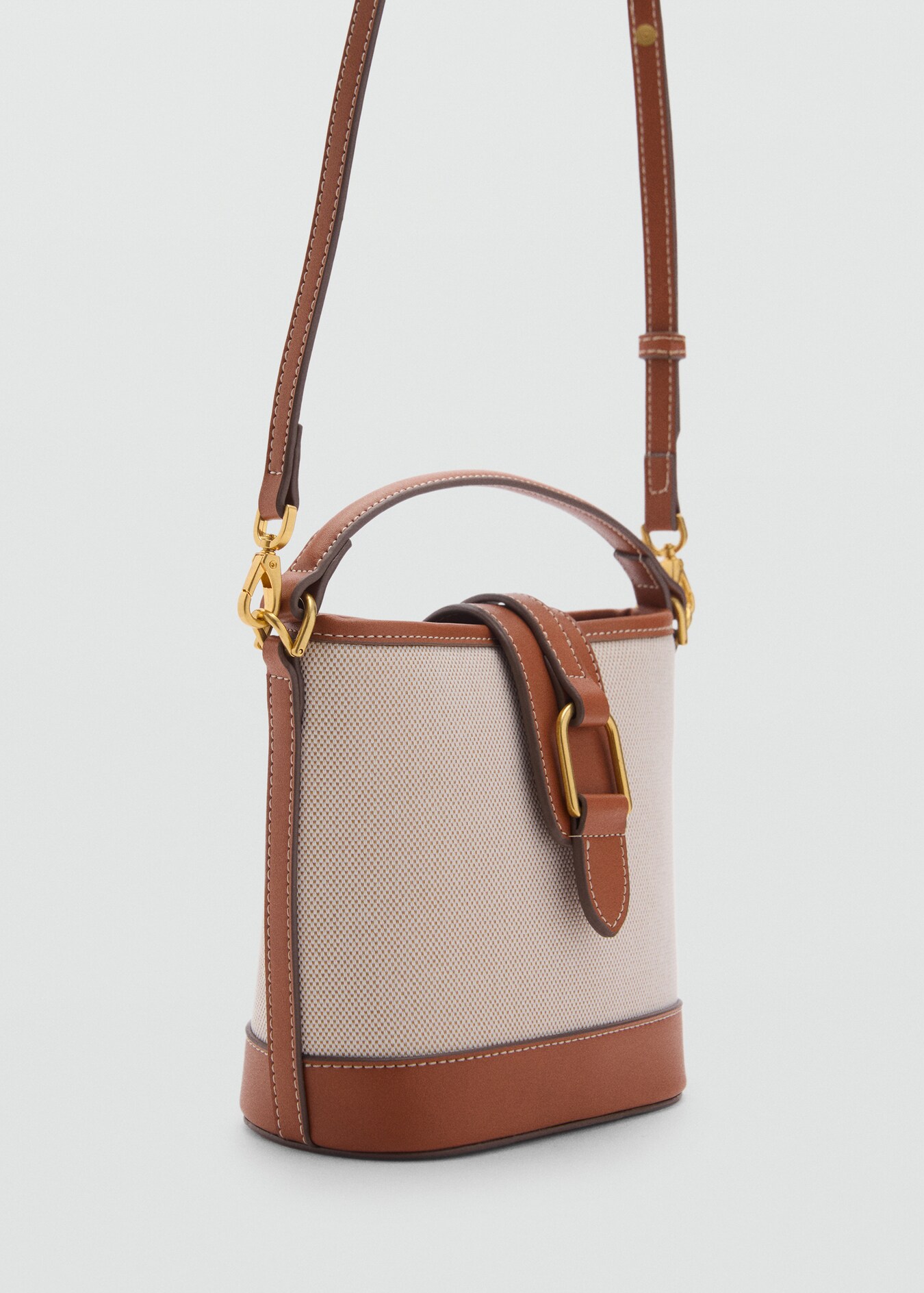 Contrasting canvas bucket bag - Women | MANGO USA