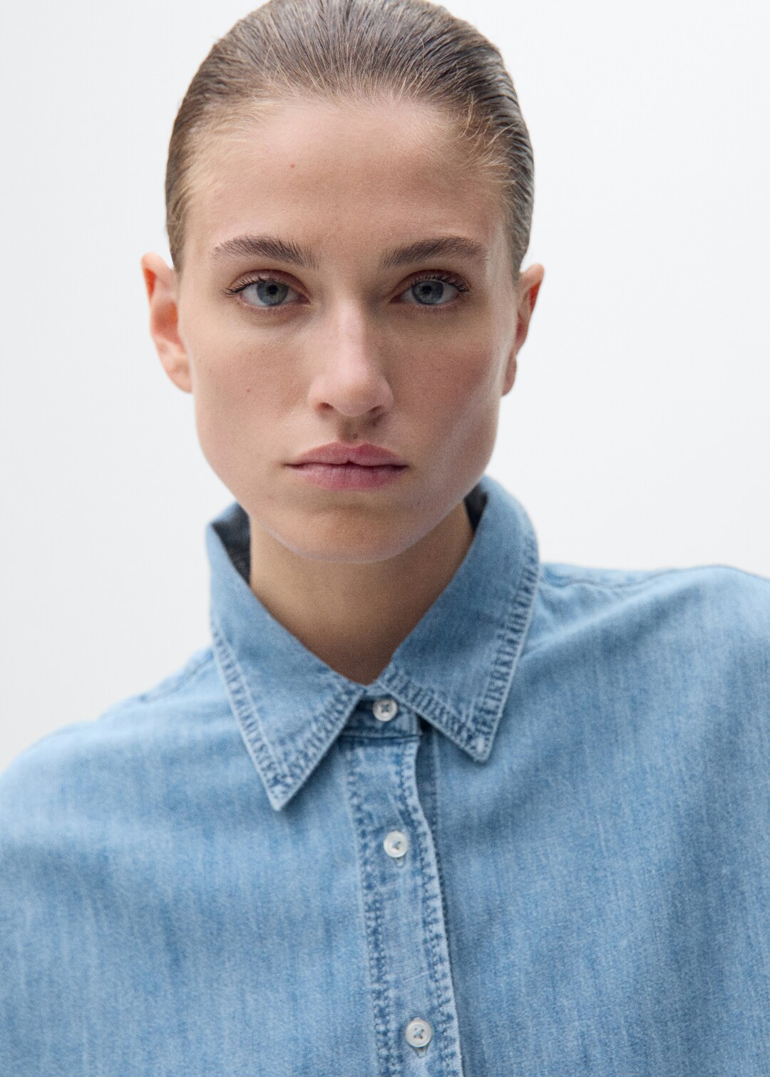 Oversized denim shirt - Women | MANGO Georgia