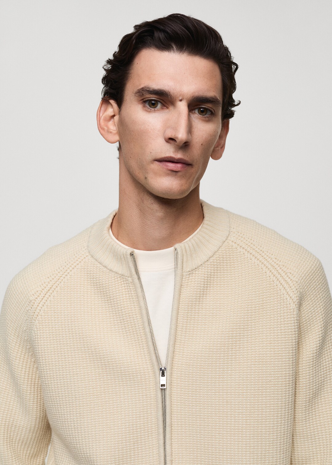 Structured knitted cardigan with zip - Men | MANGO USA