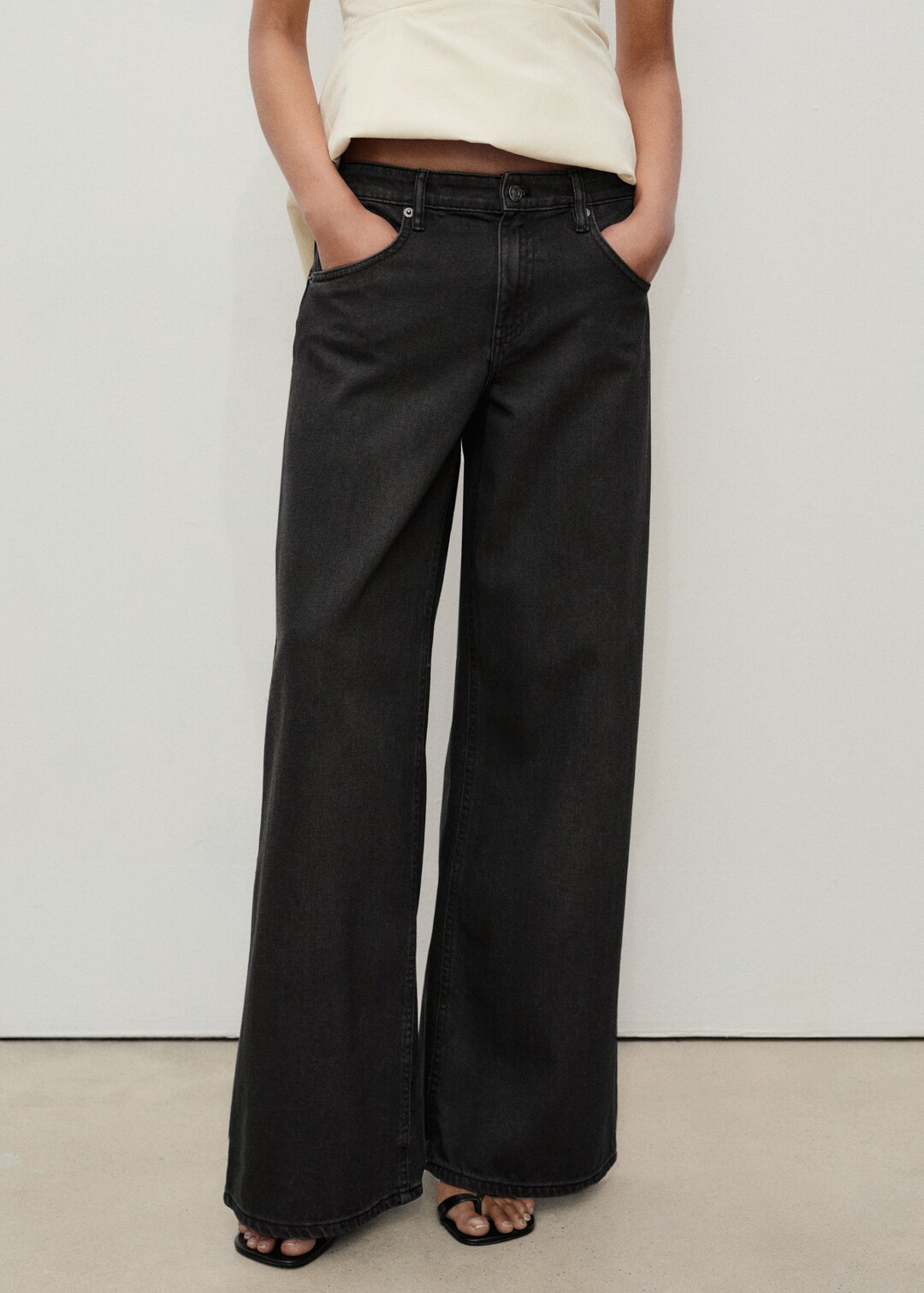 Low waist wide leg jeans - Women | MANGO USA