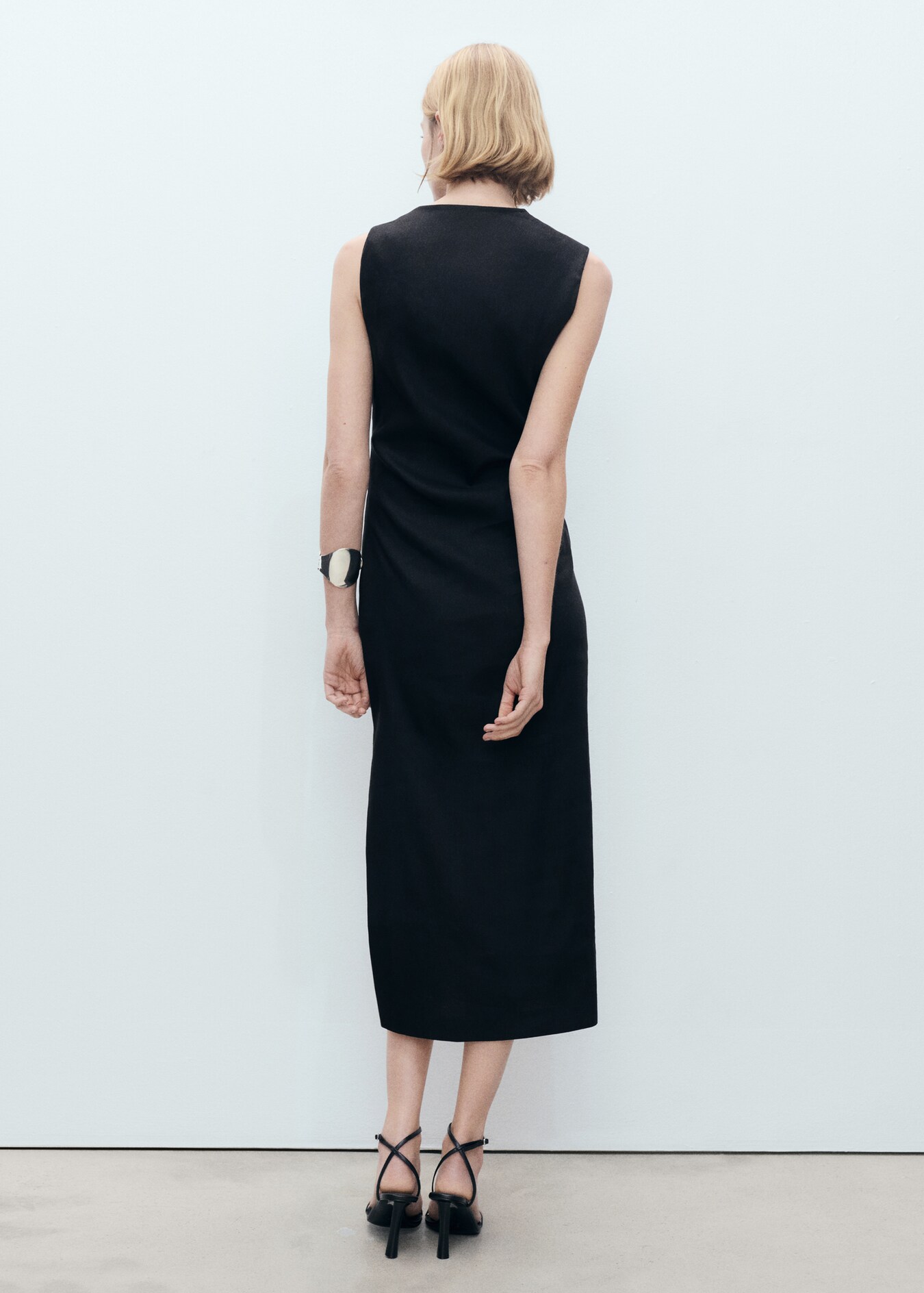 Rochie asimetrică din in - Femei | MANGO Romania