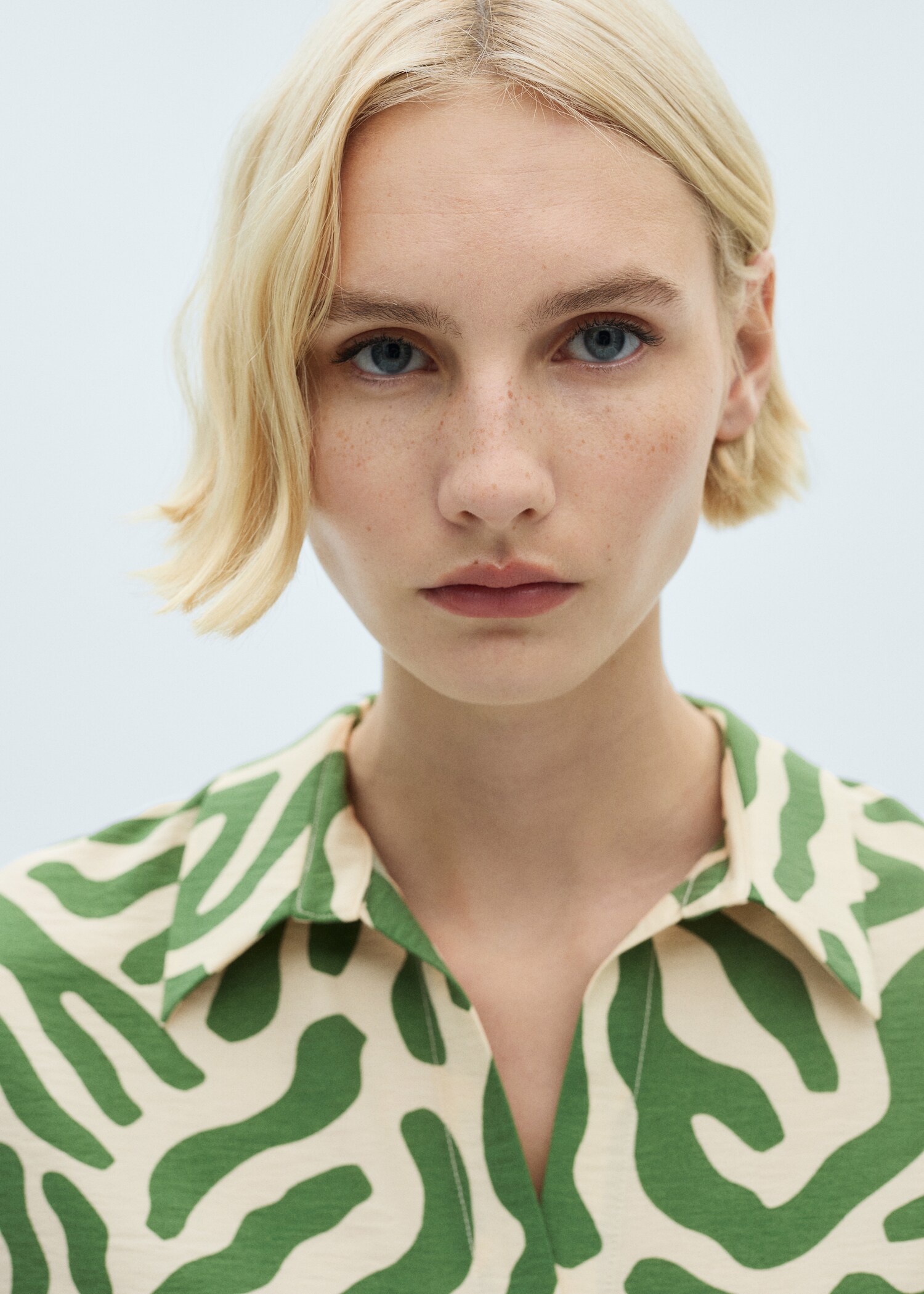 Sleeveless printed blouse - Women | MANGO USA