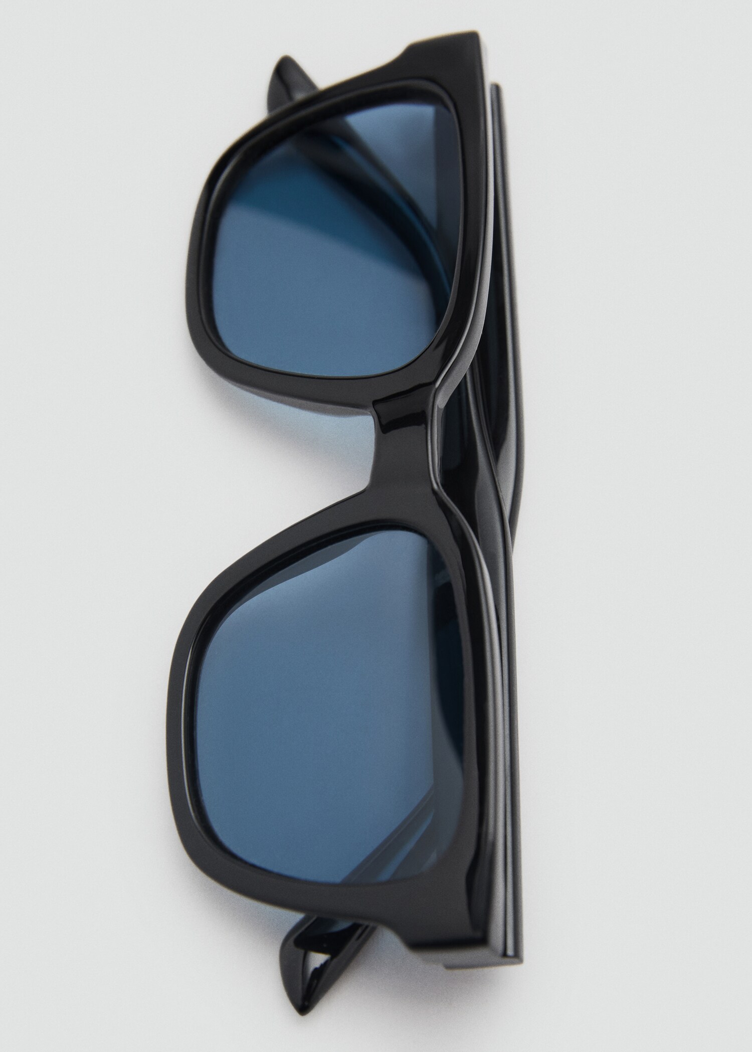 Rectangular polarised sunglasses - Men | MANGO USA
