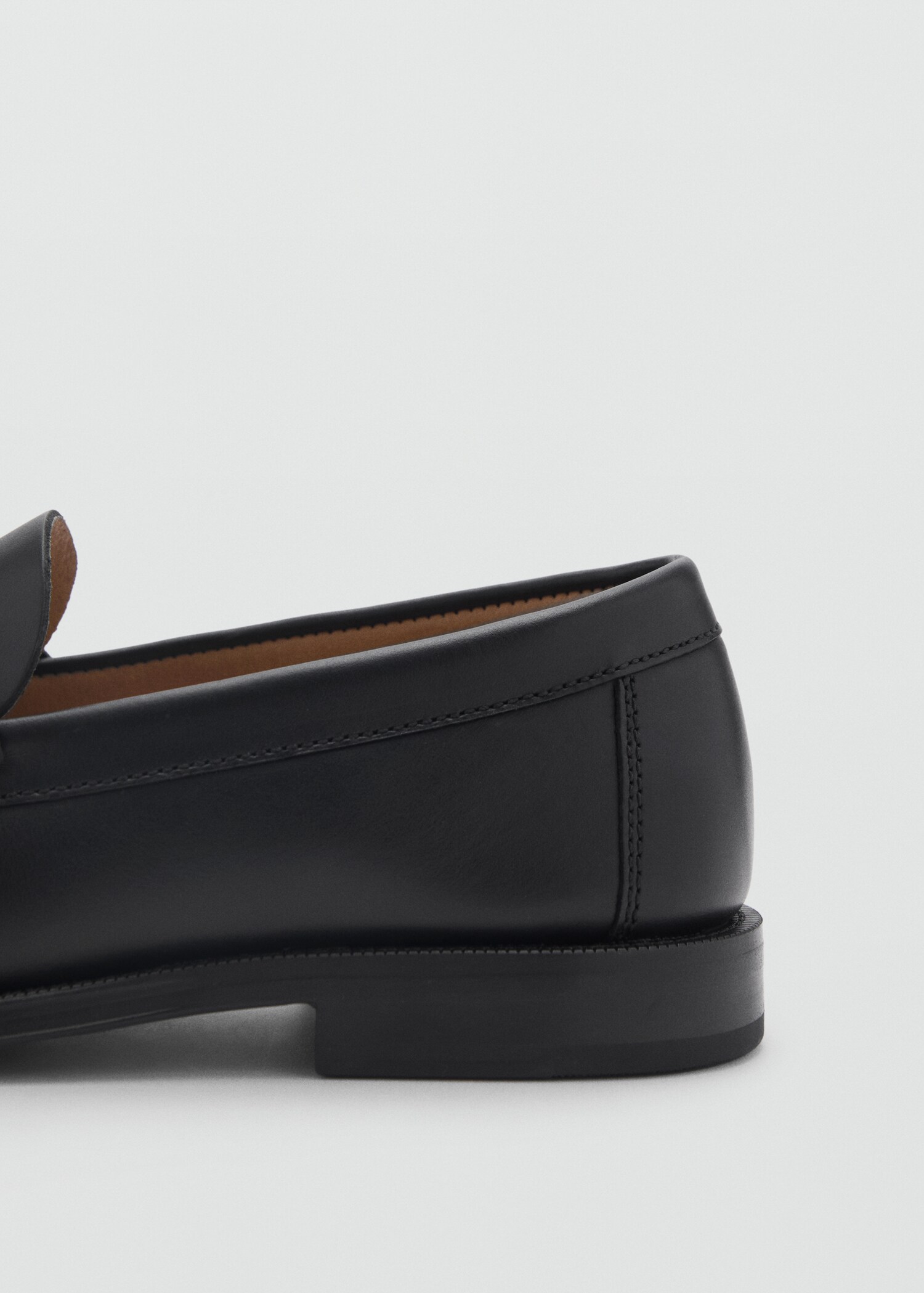 Leather penny loafers - Men | MANGO USA