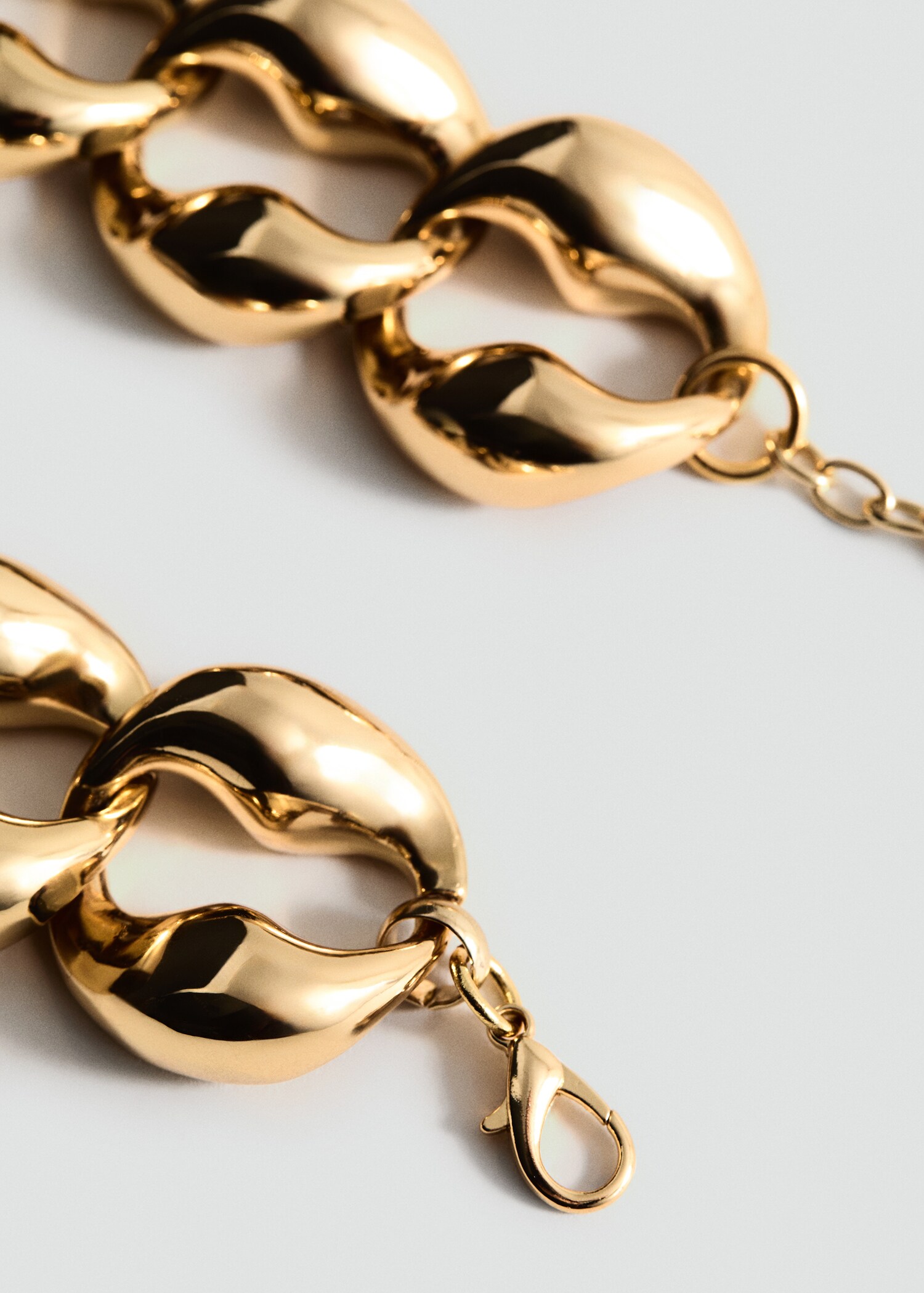 Pendant with rhinestone links - Women | MANGO USA