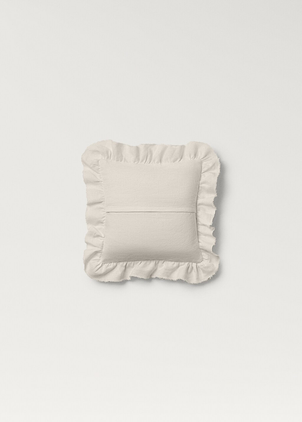 Children’s cushion linen cotton ruffles 20x20 cm - Home | MANGO Netherlands