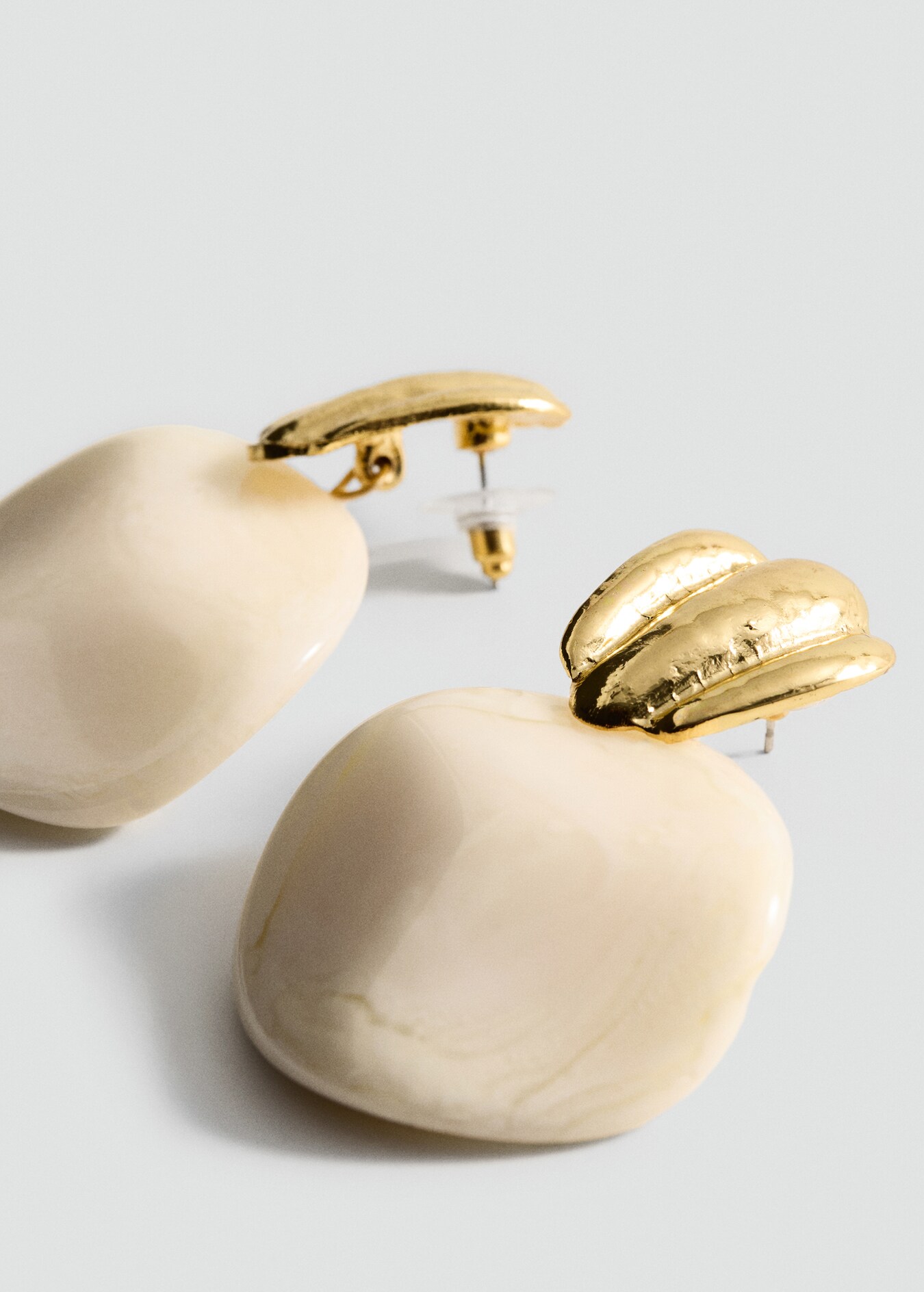 Combined-relief earrings - Women | MANGO USA