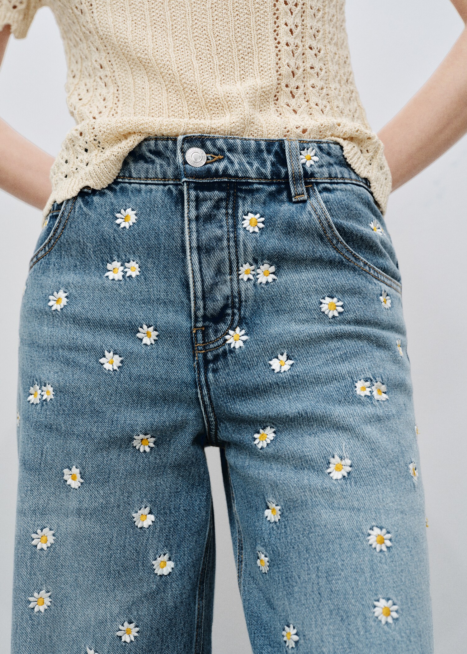 Flower-embroidered wideleg jeans - Women | MANGO USA