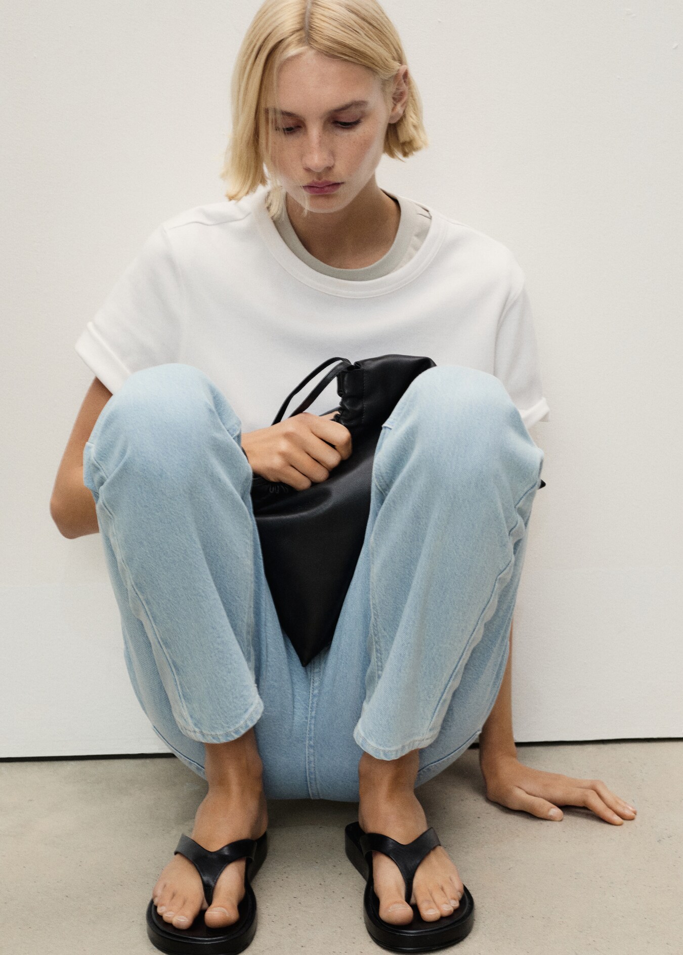 Newmom comfort high-rise jeans - Women | MANGO USA