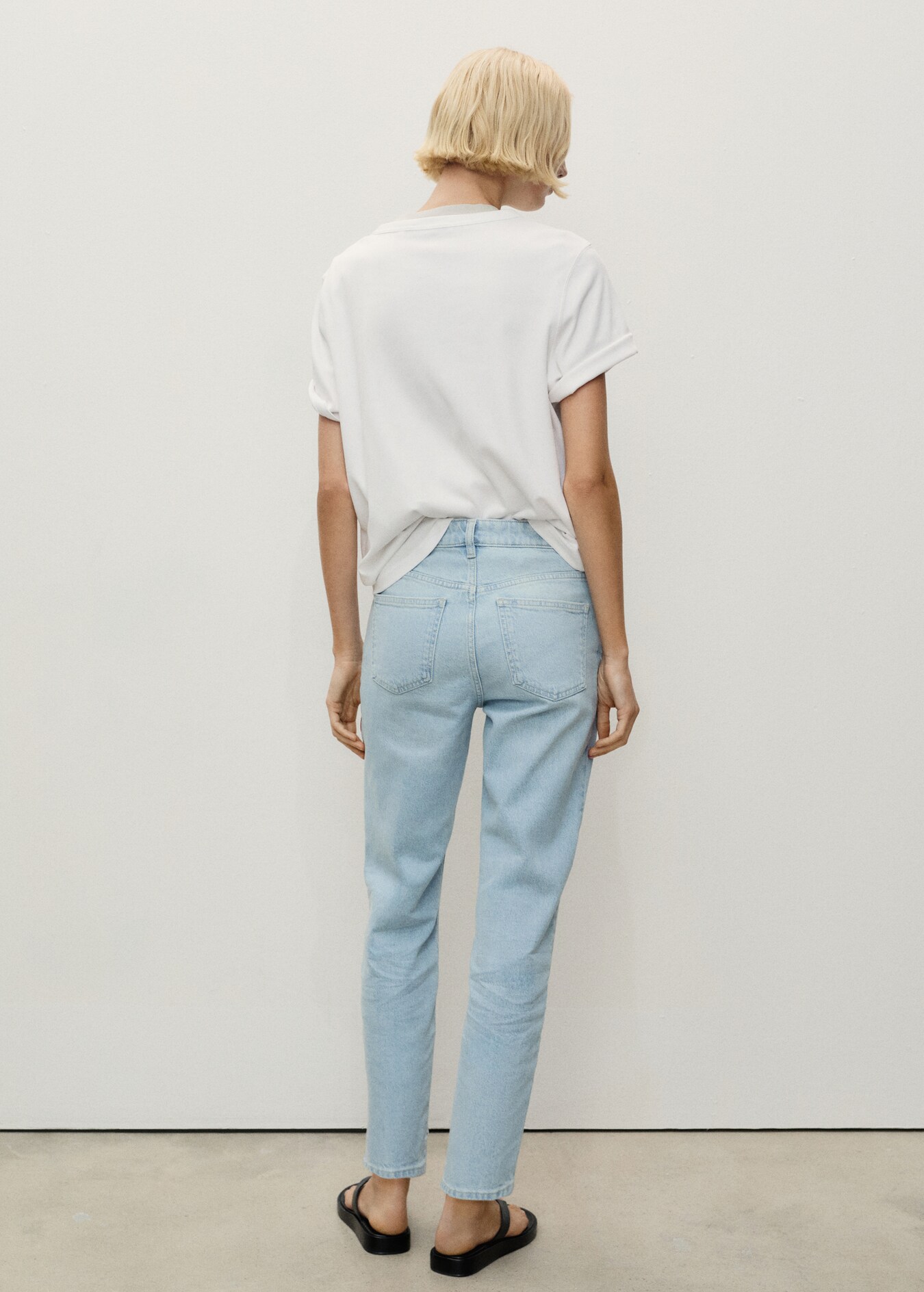 Newmom comfort high-rise jeans - Women | MANGO USA