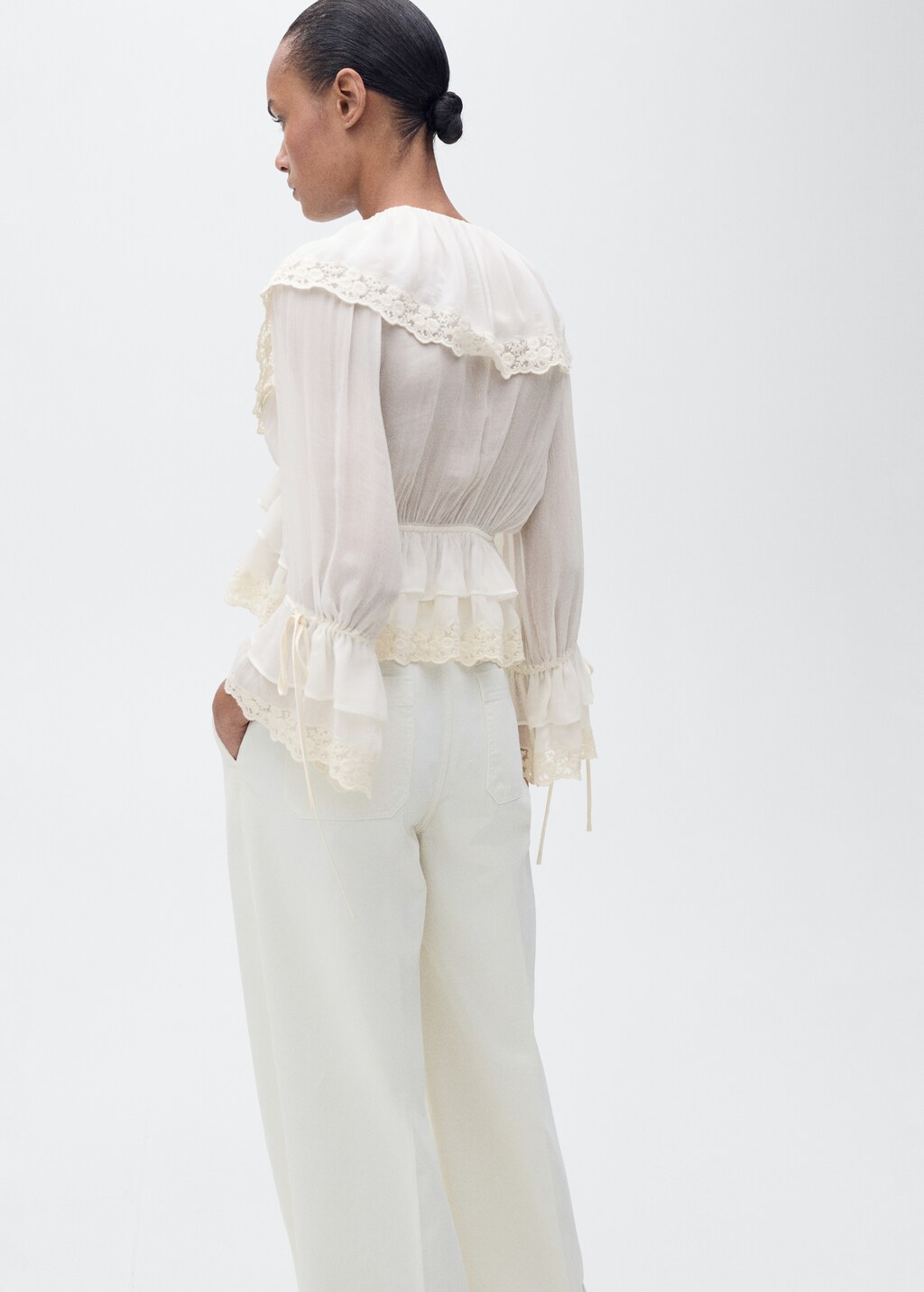 Blouse with ruffles and lace details - Women | MANGO USA