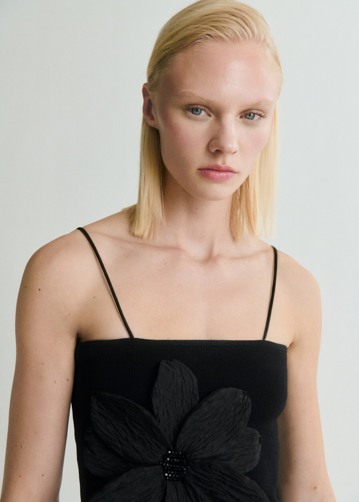 Maxi-flower knitted top with straps - Women | MANGO USA