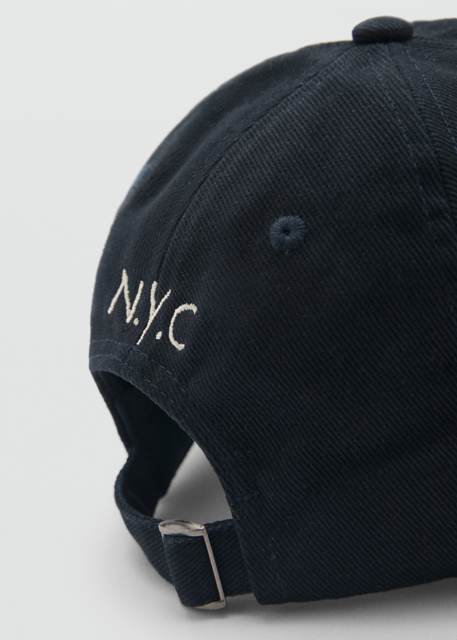 Embroidered canvas cap - Men | MANGO USA