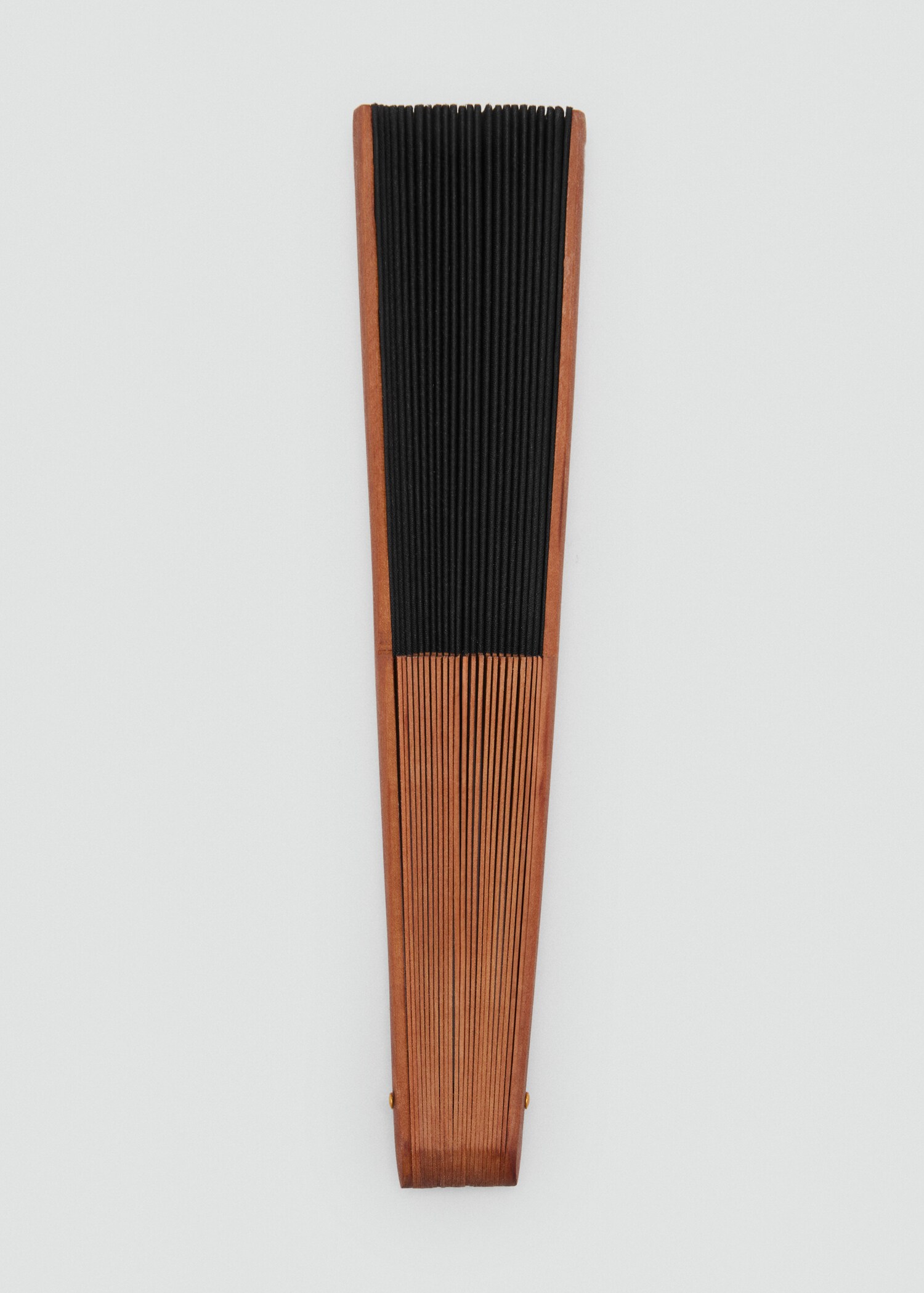 Smooth wooden fan - Women | MANGO United Kingdom