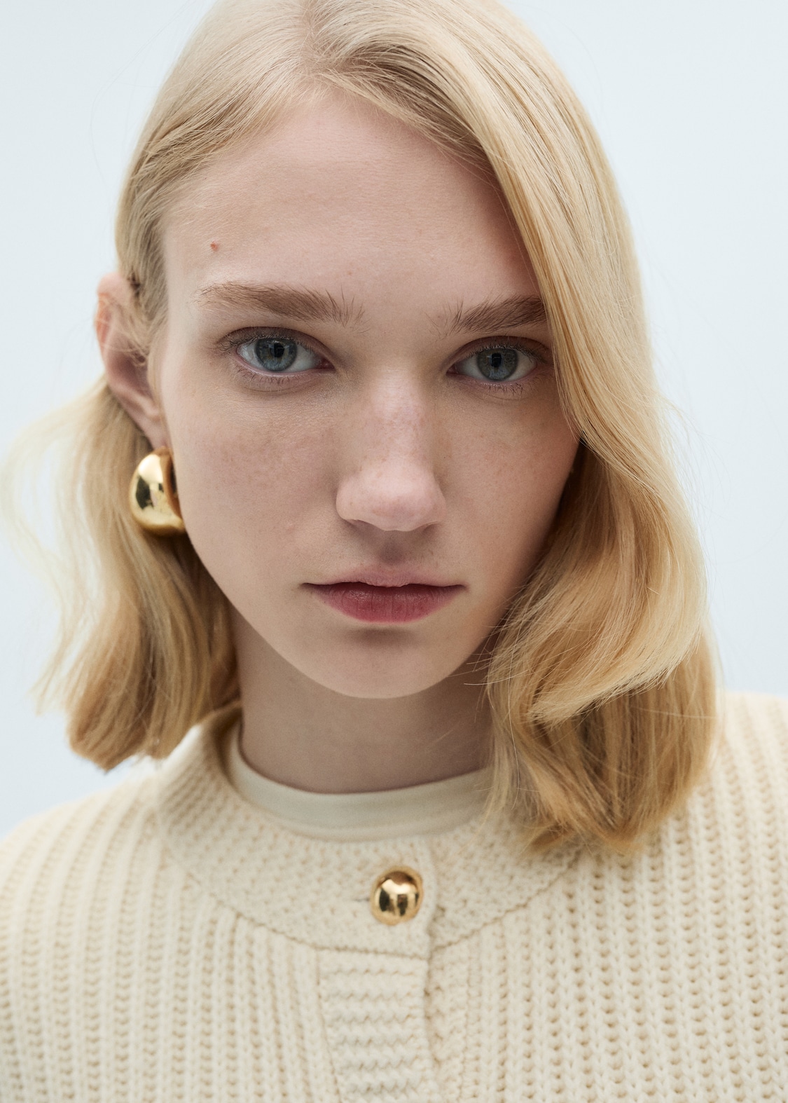 Knitted cardigan with jewel button - Women | MANGO United Kingdom