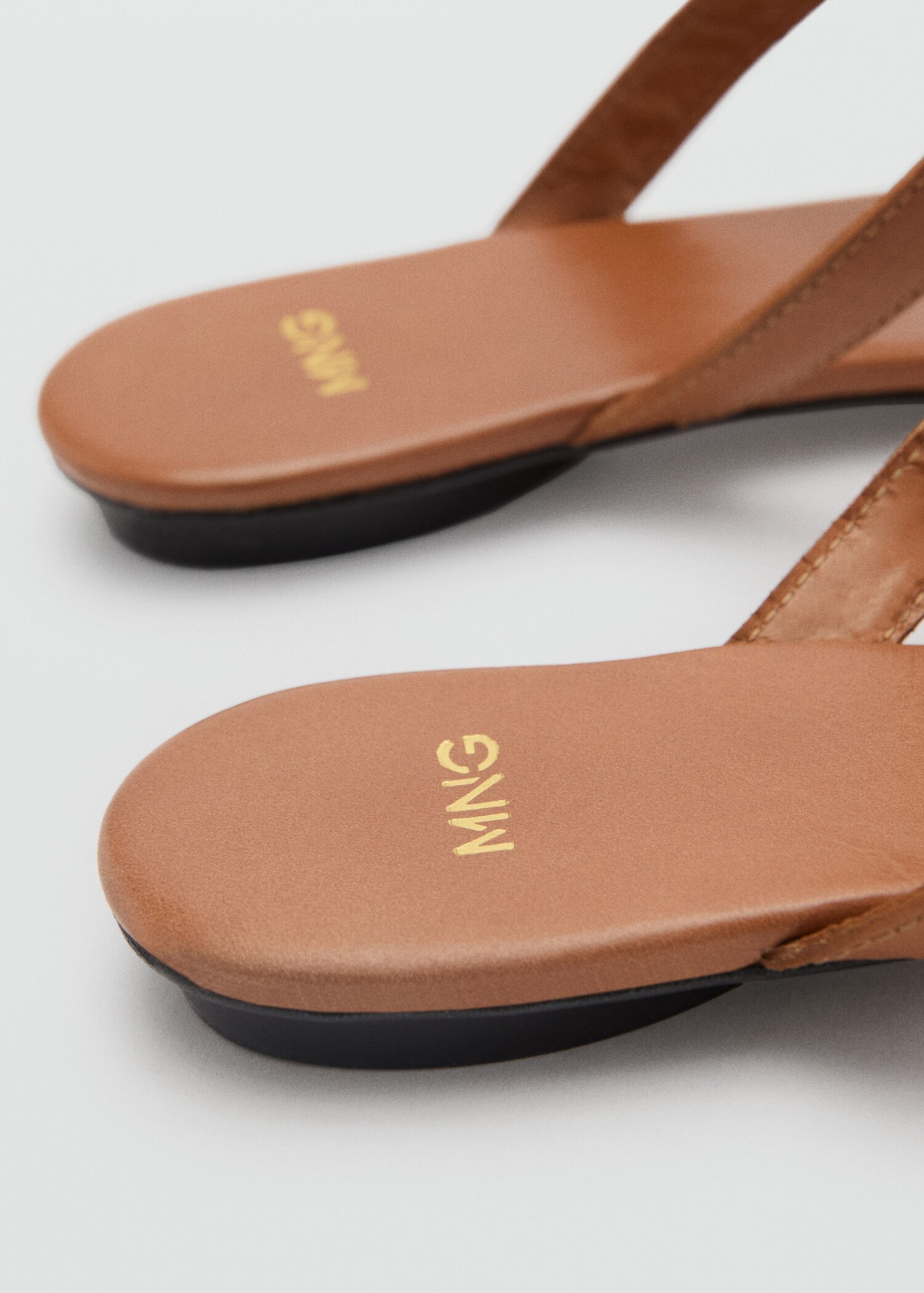 Leather sandals with metal-piece detail - Women | MANGO USA