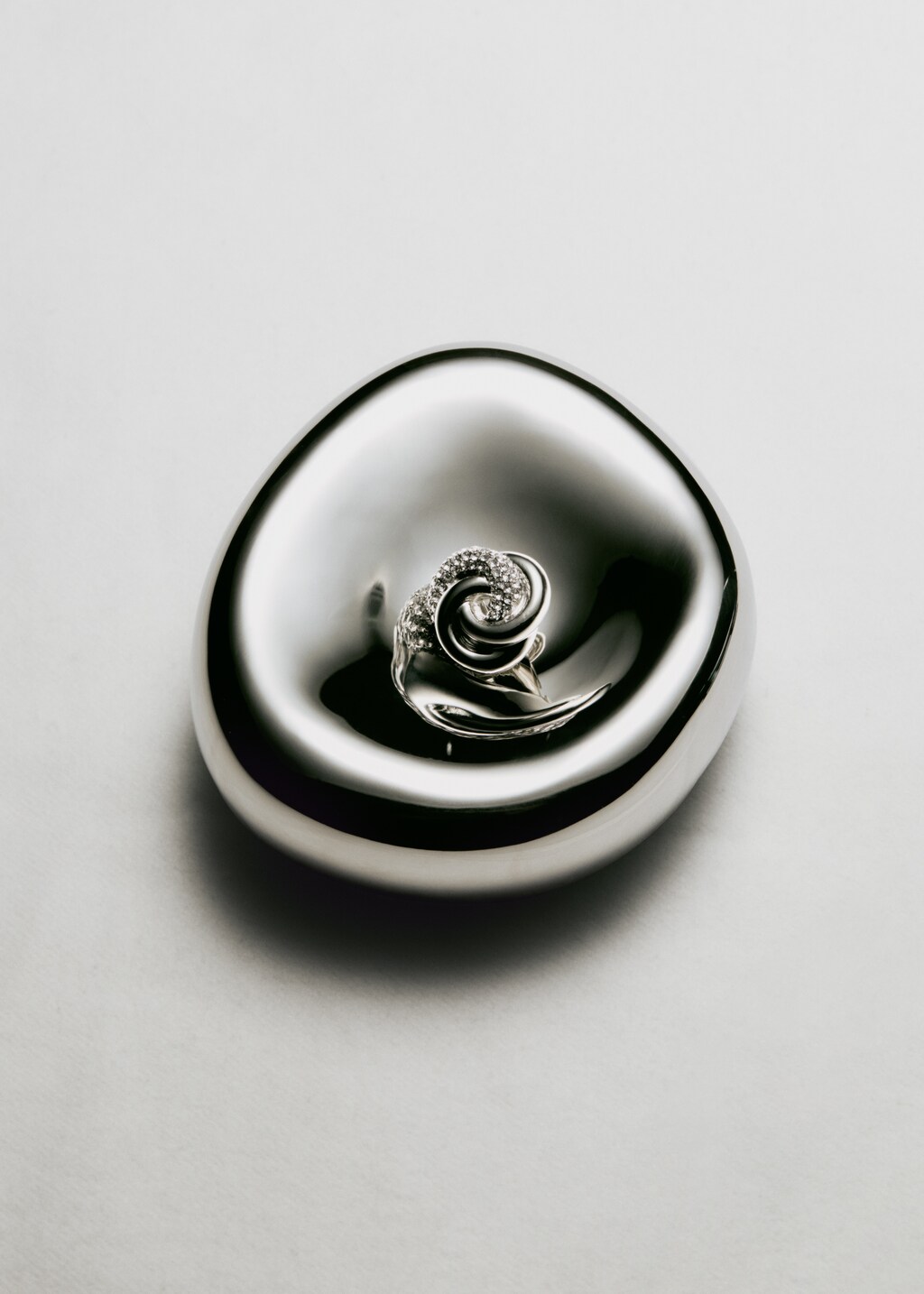 Linked hoop earrings with crystals - Women | MANGO Vietnam