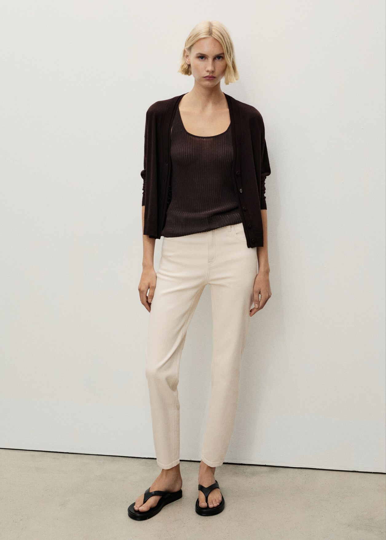 Newmom comfort high-rise jeans - Women | MANGO United Kingdom