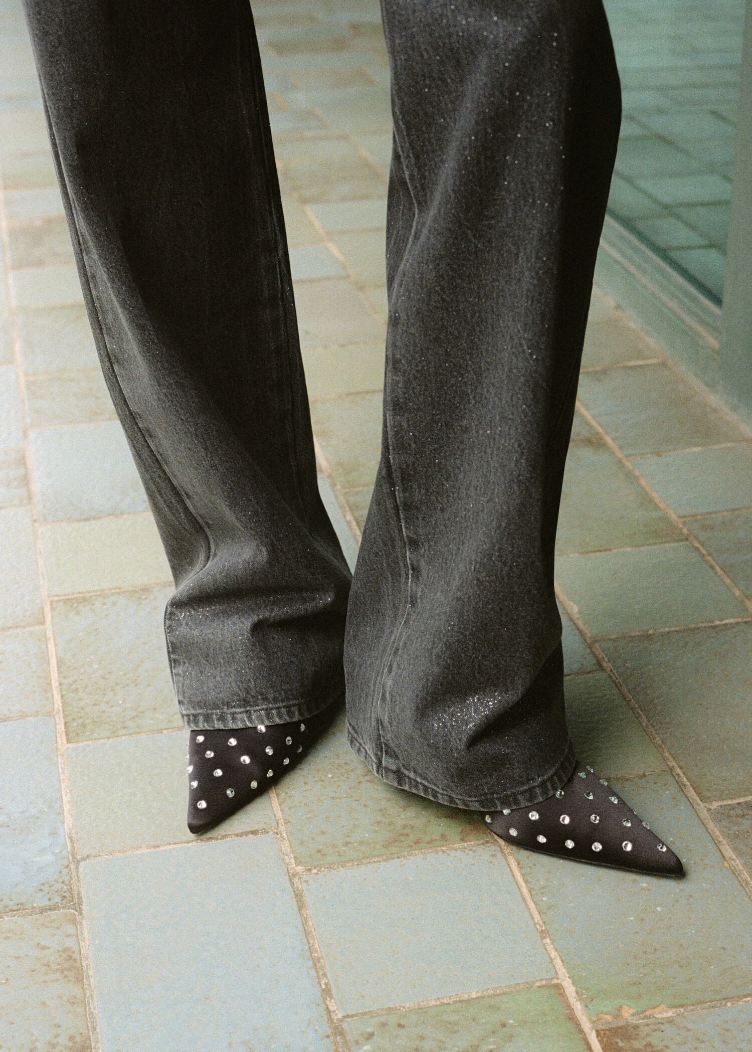 Crystal slingback heeled shoe - Women | MANGO USA