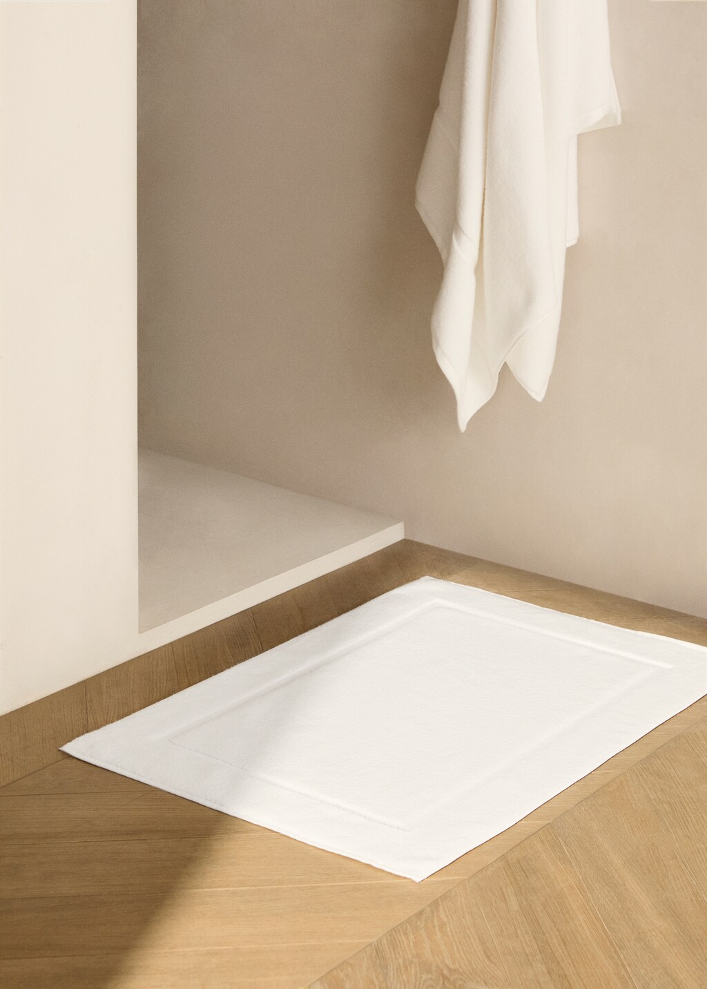 Soft cotton bath mat - Home | MANGO USA