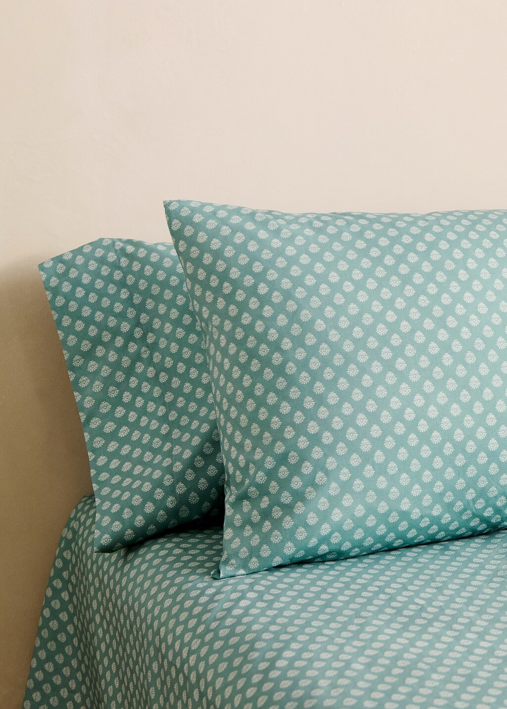 Cotton percale children's pillowcase with small flower 50x75 cm - Home ...