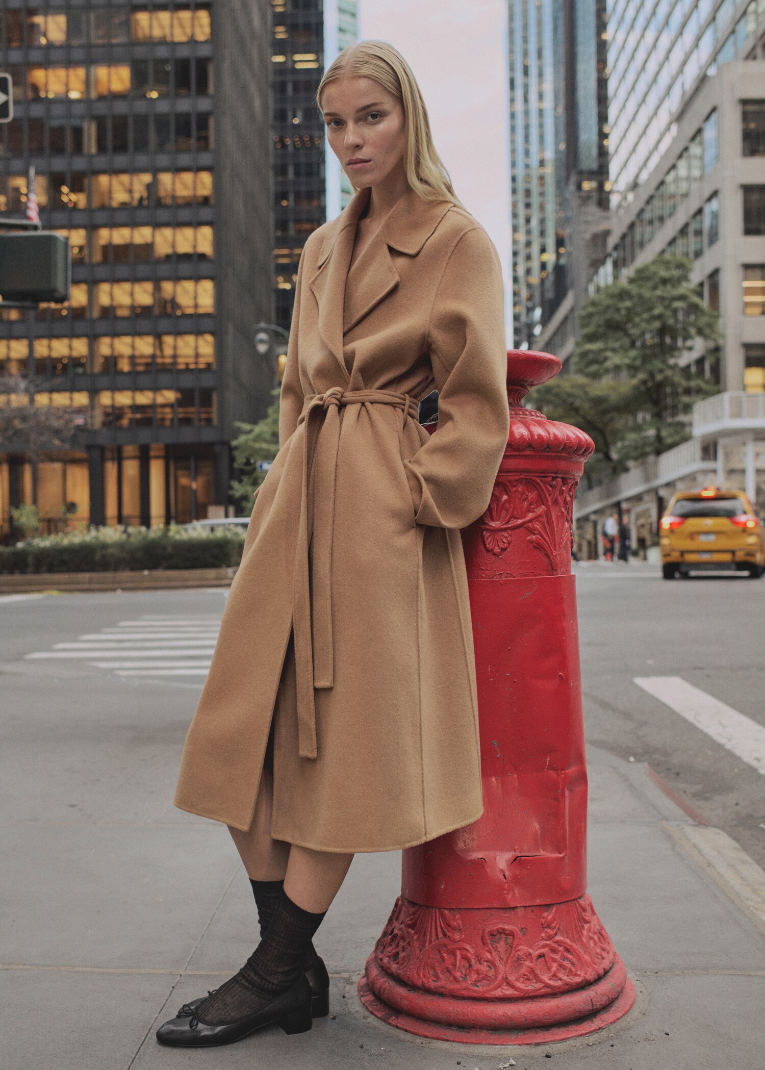 Leder-Ballerina mit Absatz und Schleife - Damen | MANGO Deutschland