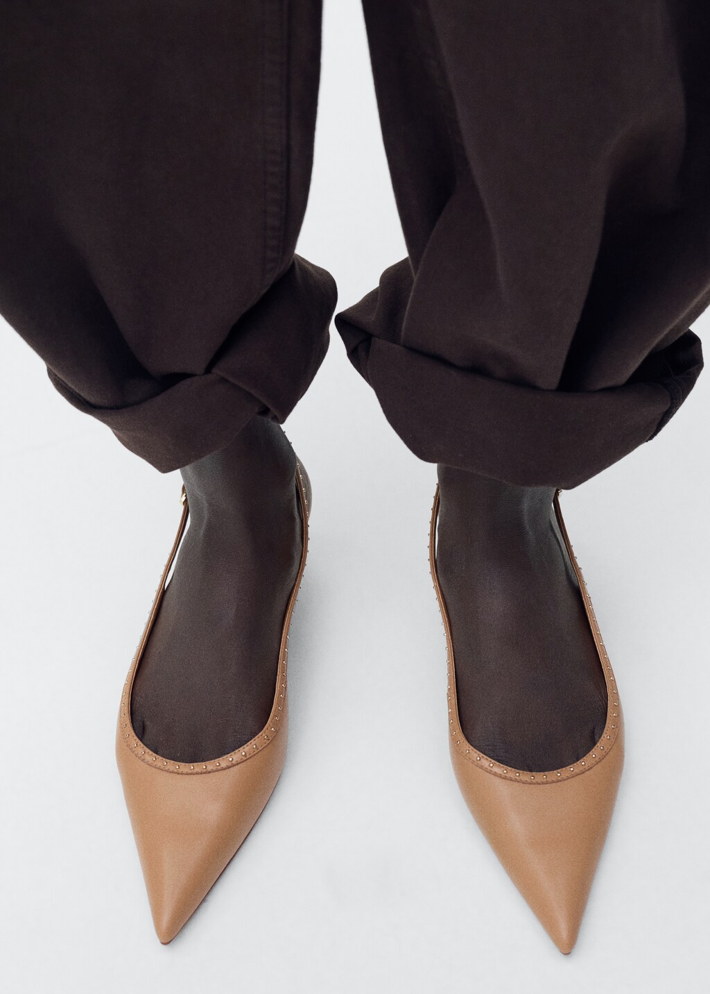 Chaussures talon kitten heel cloutées - Femme | MANGO France métropolitaine