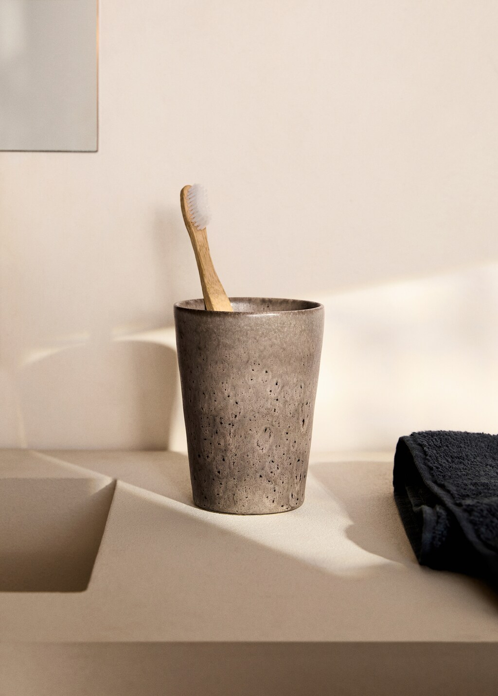 Ceramic bathroom glass - Home | MANGO USA