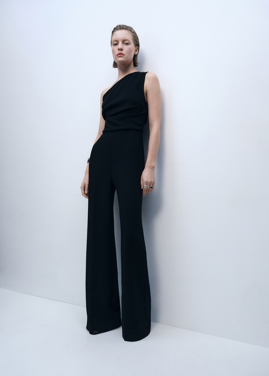 Asymmetrical jumpsuit with draped detail - Women | MANGO USA